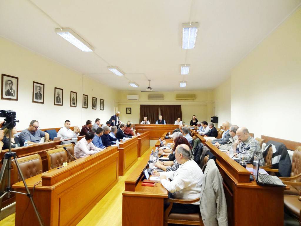 Δημοτικό Συμβούλιο Ξάνθης: Άναψαν τα αίματα κι έπιασε… ξημερώματα η ...