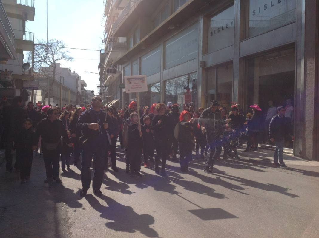 Με κέφι, χαμόγελα και "Άνω- Κάτω" η παιδική καρναβαλική παρέλαση στην ...