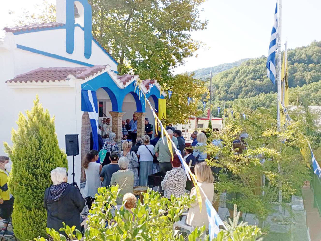 Πληθώρα πιστών στην αρχιερατική λειτουργία του Ι. Ναού Ιωακείμ και ...