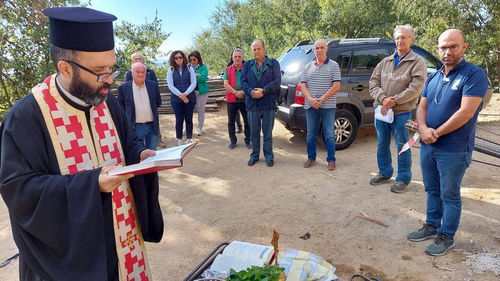 Αγιασμός και θεμέλια για την νέα μεγάλη δεξαμενή της ΔΕΥΑΞ στην περιοχή ...