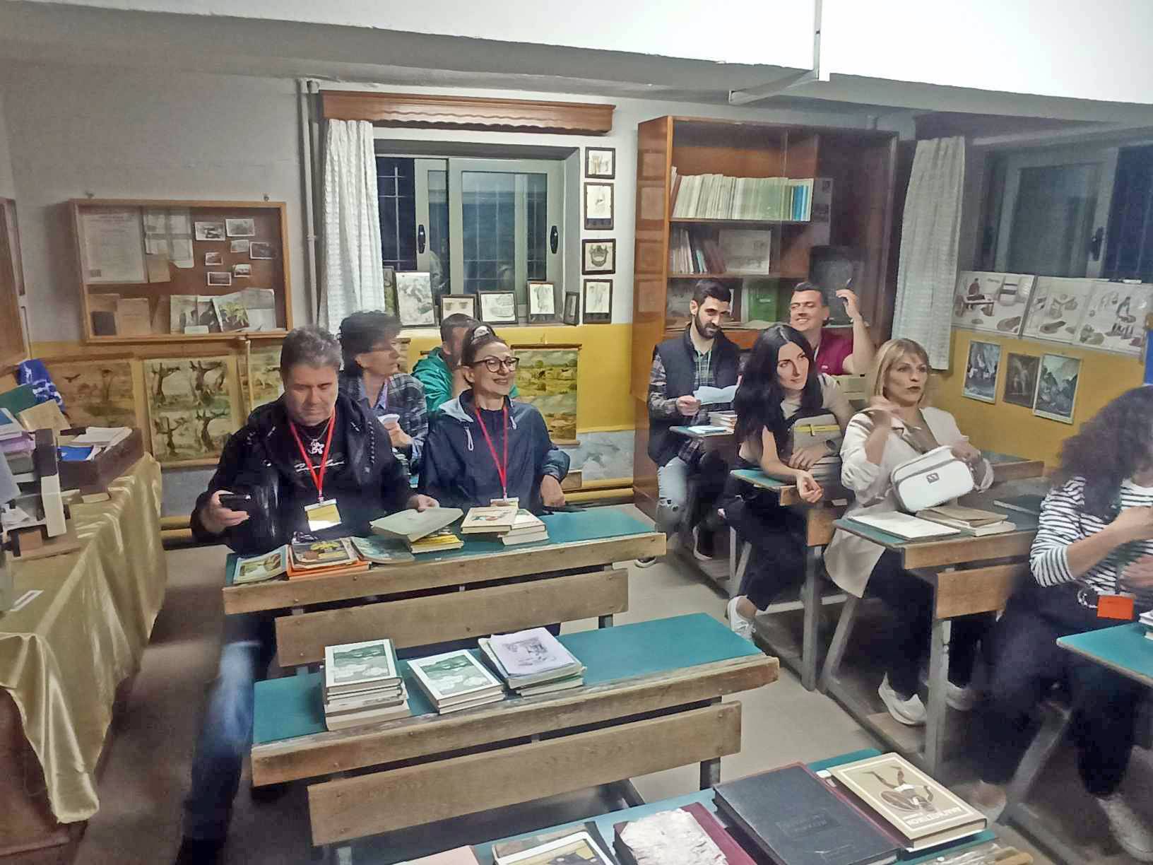 Μαθητές από τα πρώτα «άντα» έως τα τρίτα «ήντα» στα θρανία του 4ου ...