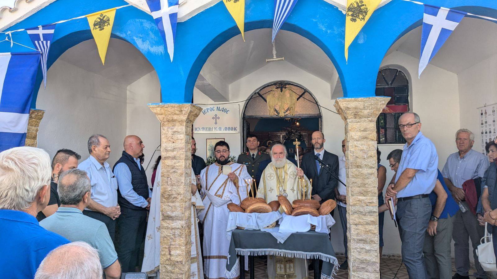 Εκκλησιασμός στον Ι.Ν. των Αγ. Θεοπατόρων Ιωακείμ και Άννης στις Θέρμες ...