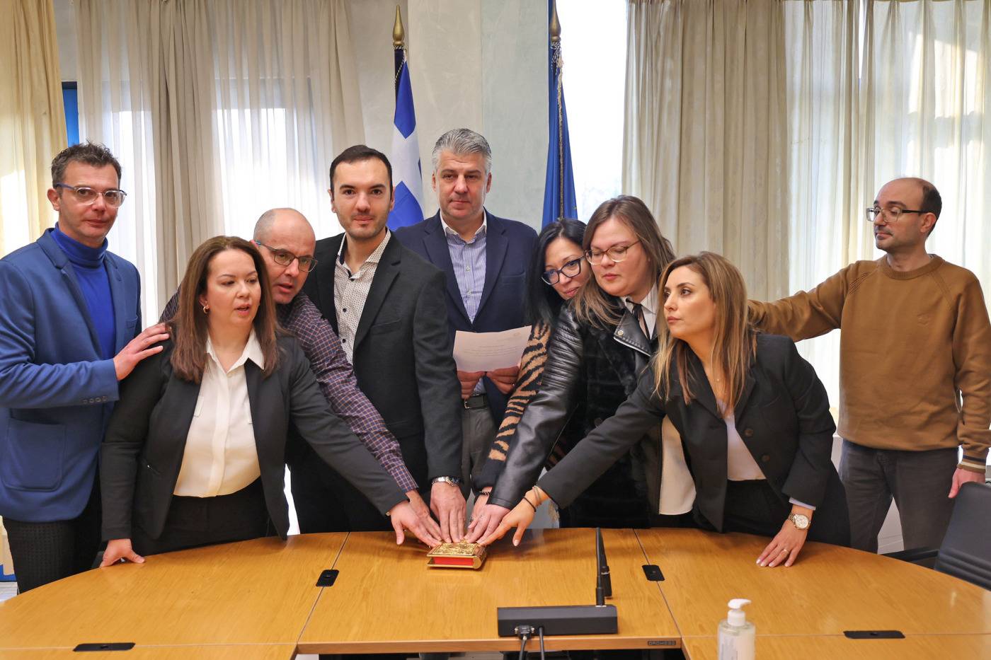 Ορκίστηκαν οι 8 από τους 22 νέους μόνιμους υπαλλήλους στην Περιφέρεια ΑΜ-Θ